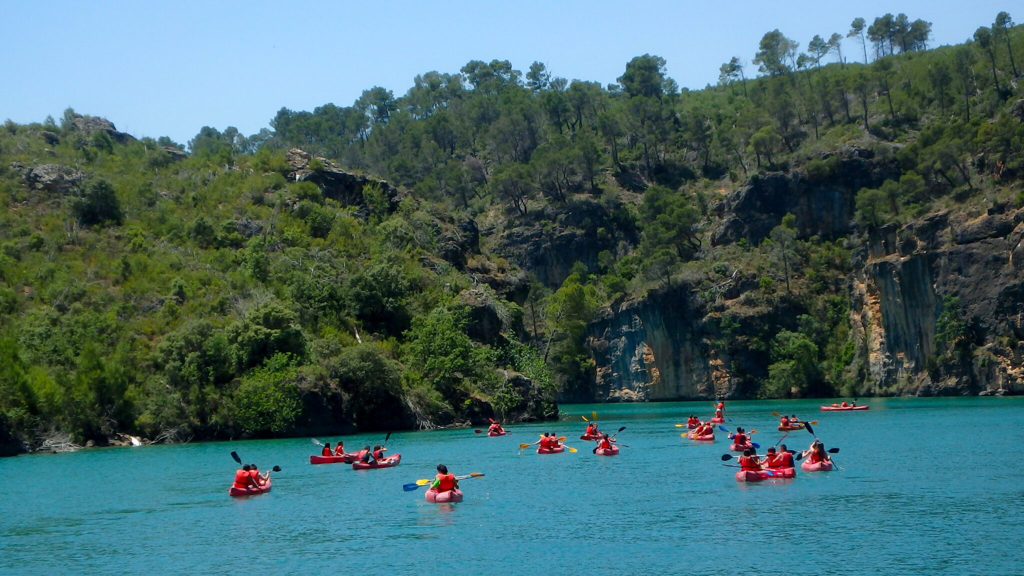 Lago de Bolarque en Madrid: guía turística completa - Universo Madrid